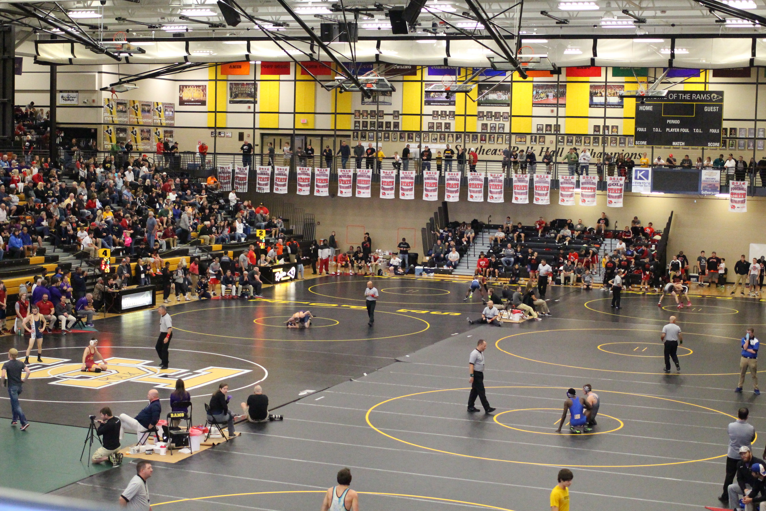 Kaleb Young (Iowa) vs Trayvon Taylor (Ottawa)
